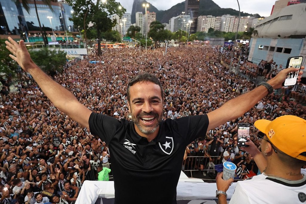 Artur Jorge leva Botafogo ao título do Brasileirão